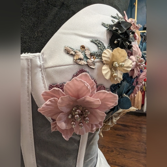 Licor | Tops | Designer Flower Corset Top 3d Flowers | Poshmark